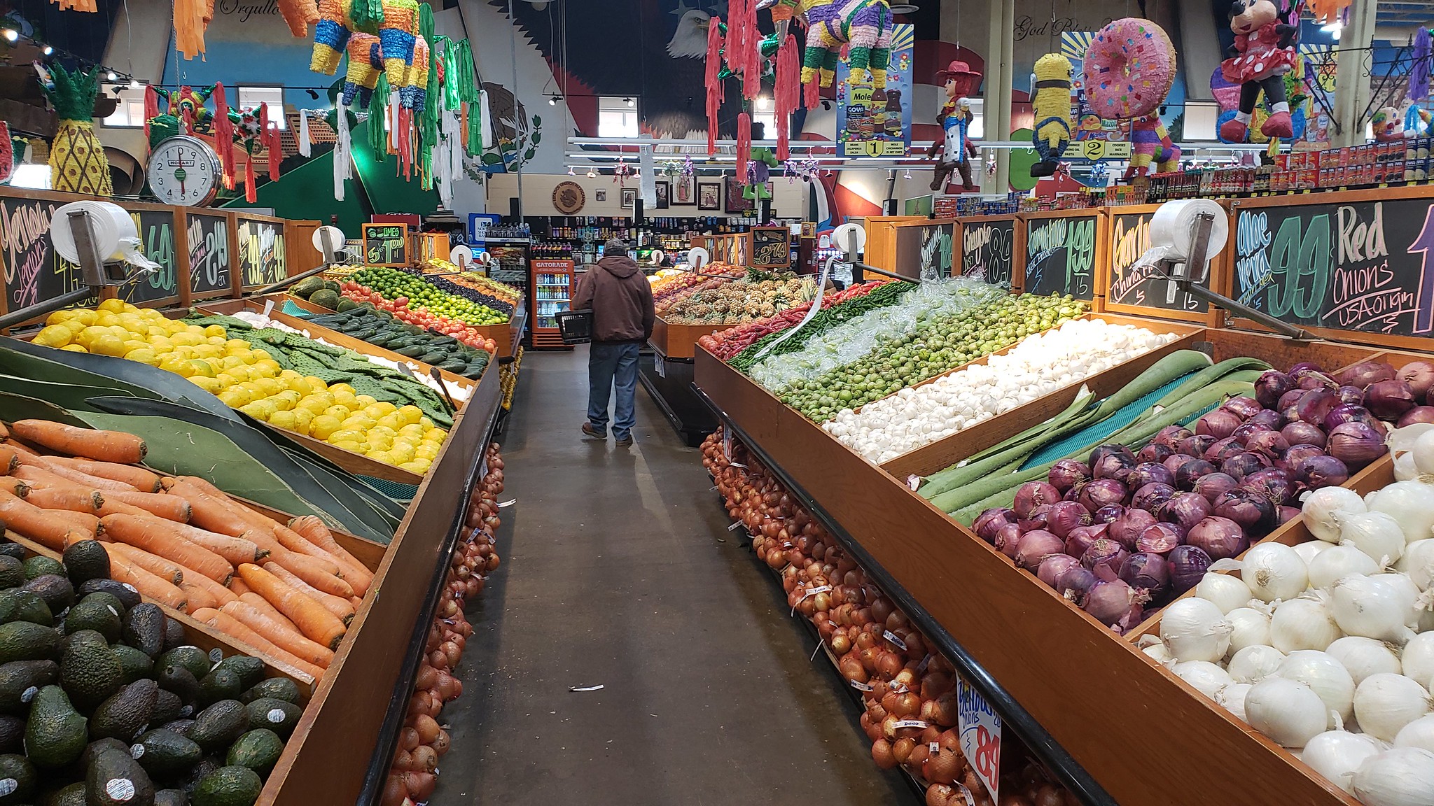 OPINION: Explore the world in Milwaukee: Go to grocery stores with ...